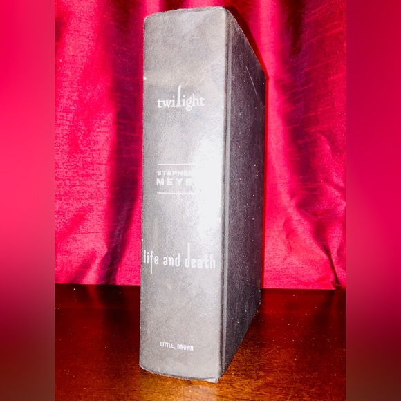 Stephanie Meyer | Other | Twilight The Th Anniversary Edition | Poshmark